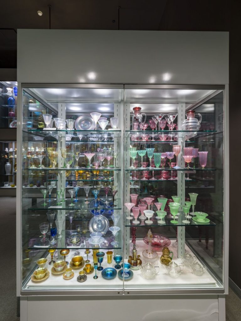 Carder Gallery Slideshow - Carder Steuben Glass Association